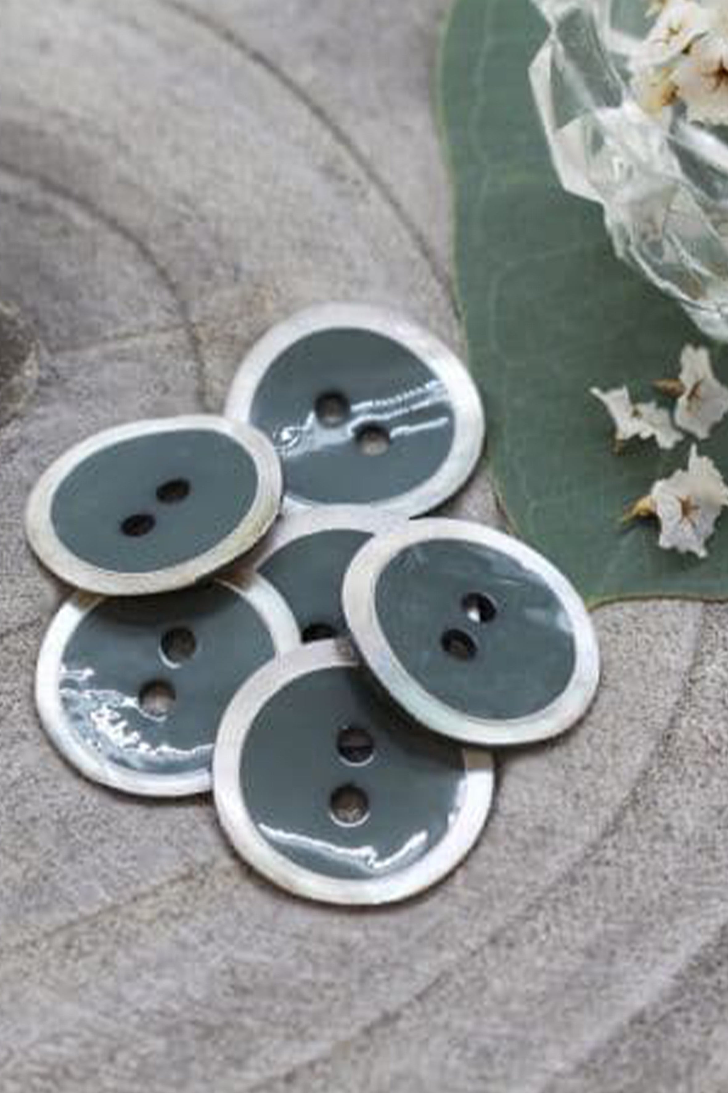 Halo Buttons - Cedar Atelier Brunette – ATELIER BRUNETTE