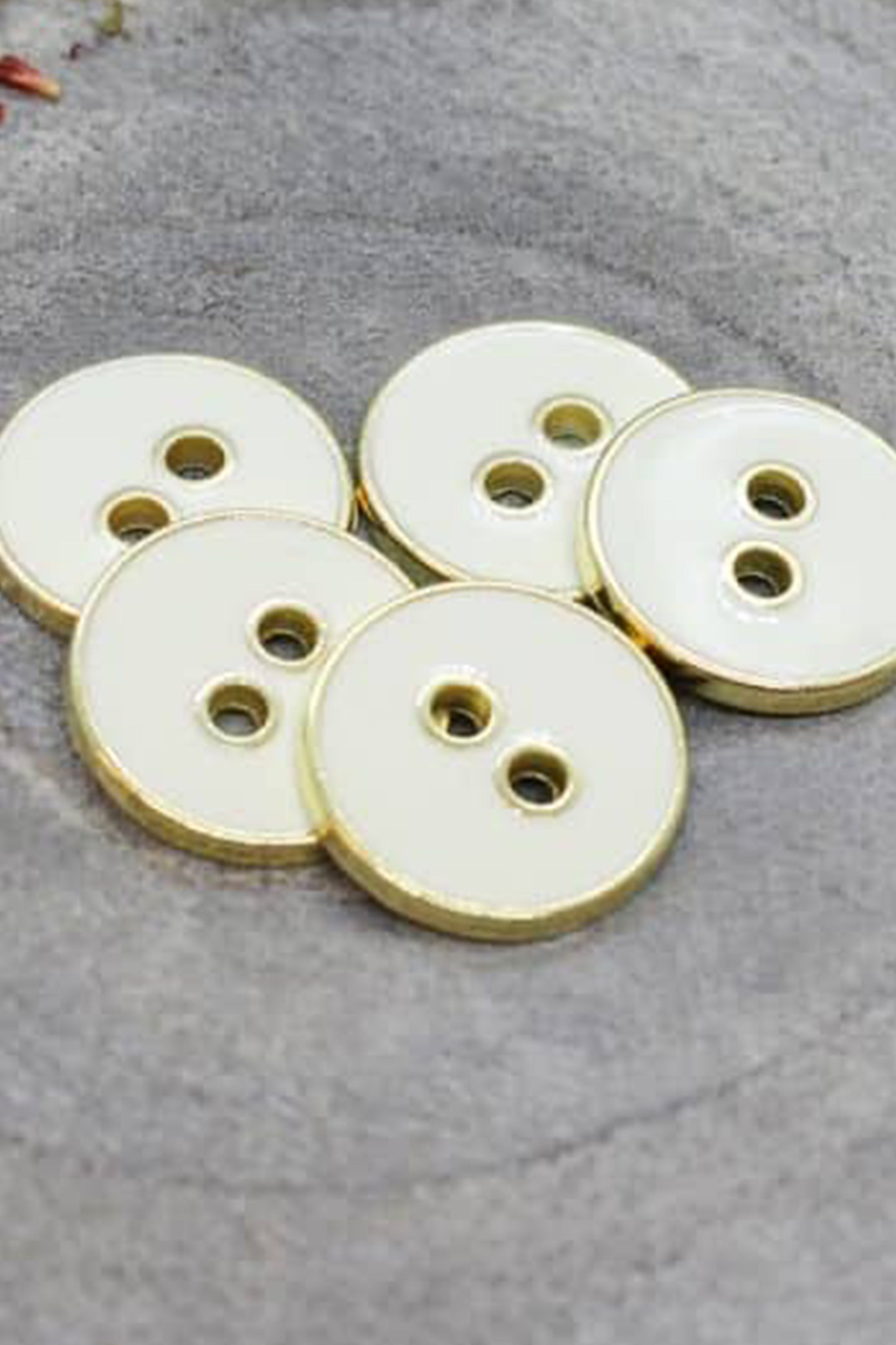 Joy Buttons - Off-White Atelier Brunette – ATELIER BRUNETTE